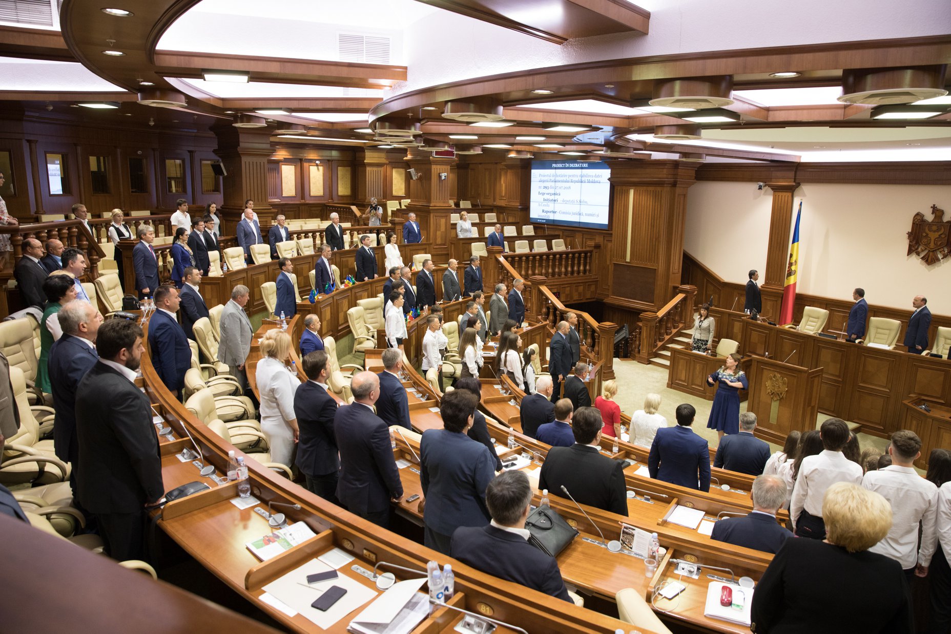 Tendința se menține și în sondajul IRI: Dacă duminică moldovenii ar ...