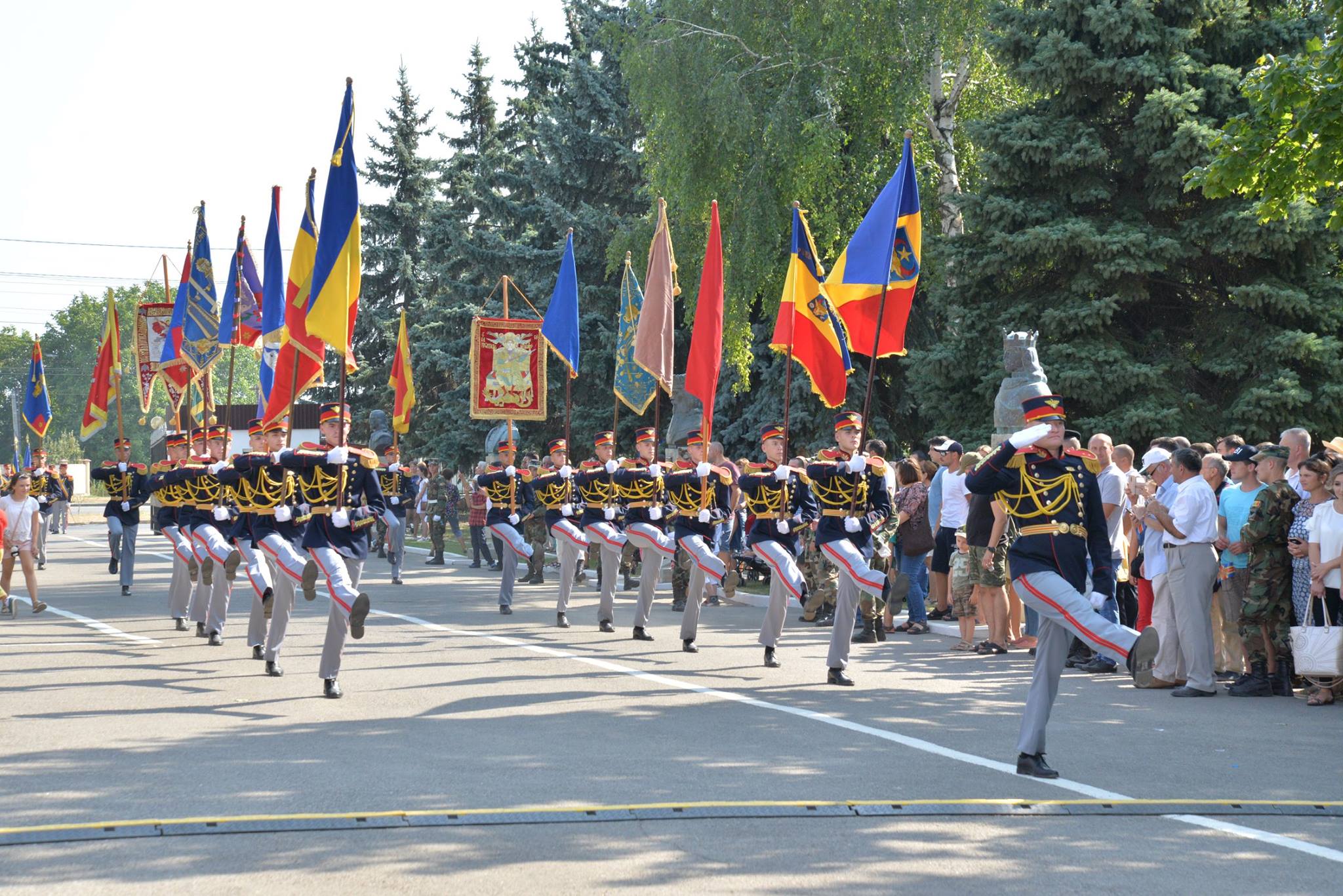 Vrei să vezi în real arme și tehnică militară? De Ziua Armatei ...